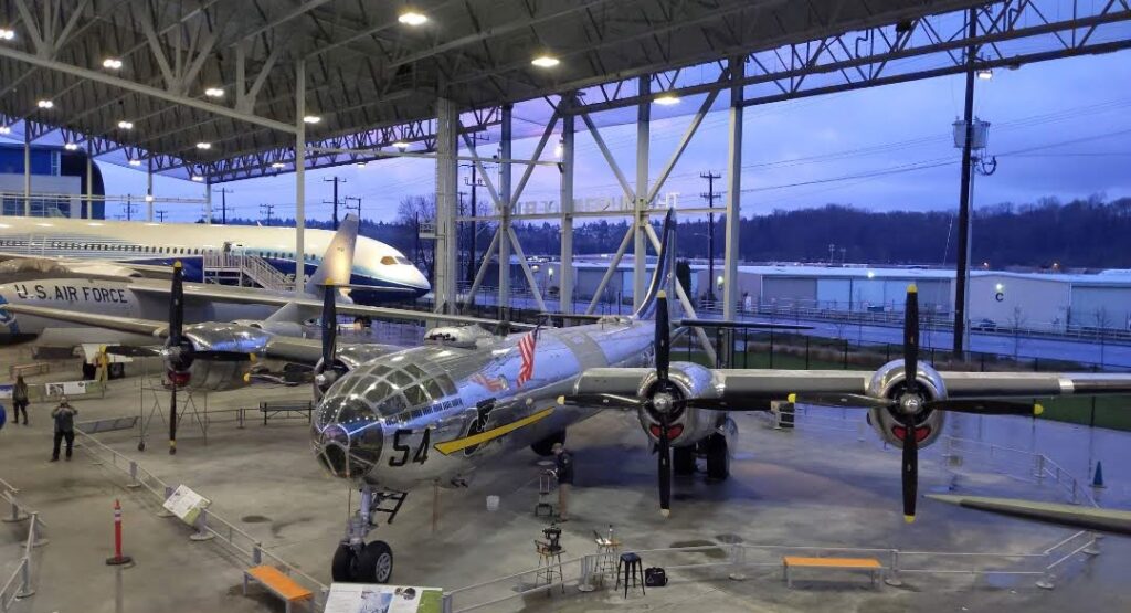 Boeingはどこへ向かうのか ～今後10年間の新型機開発凍結～ | 彗星